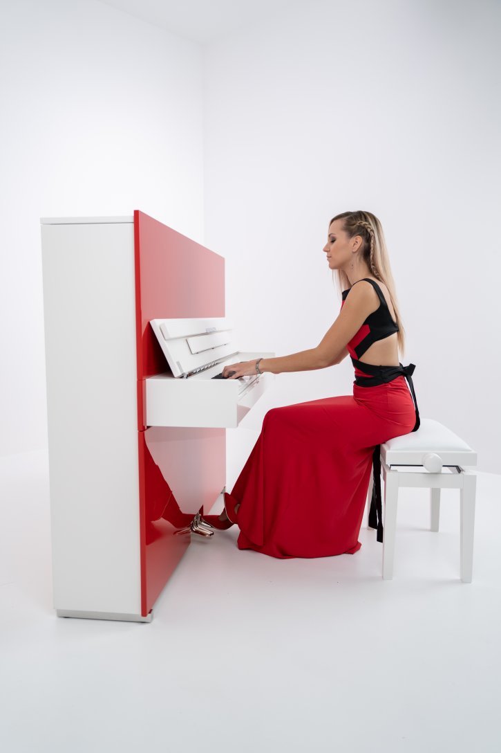 Alexandra Kuznetsova | PETROF, spol. s r.o.