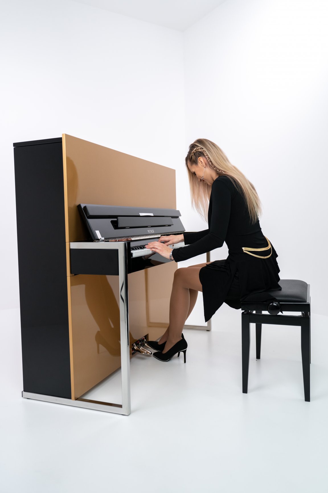 Alexandra Kuznetsova | PETROF, spol. s r.o.